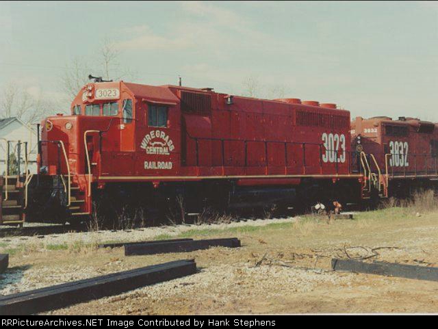 Start up power on the Wiregrass Central included a newly painted and very red ex IC GP40 and ...